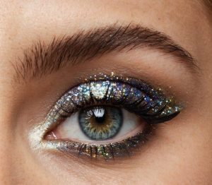 21 Glitter Eye Makeup Ideas for Your Next Party Look