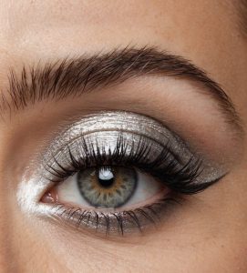 36 Silver Eye Makeup Ideas: Dazzling Metallic Looks